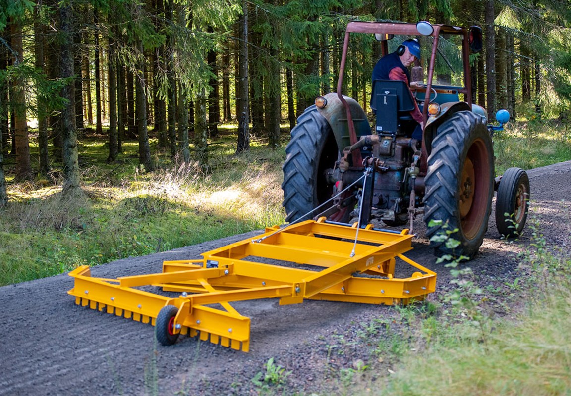 Pull Behind Road Grader
