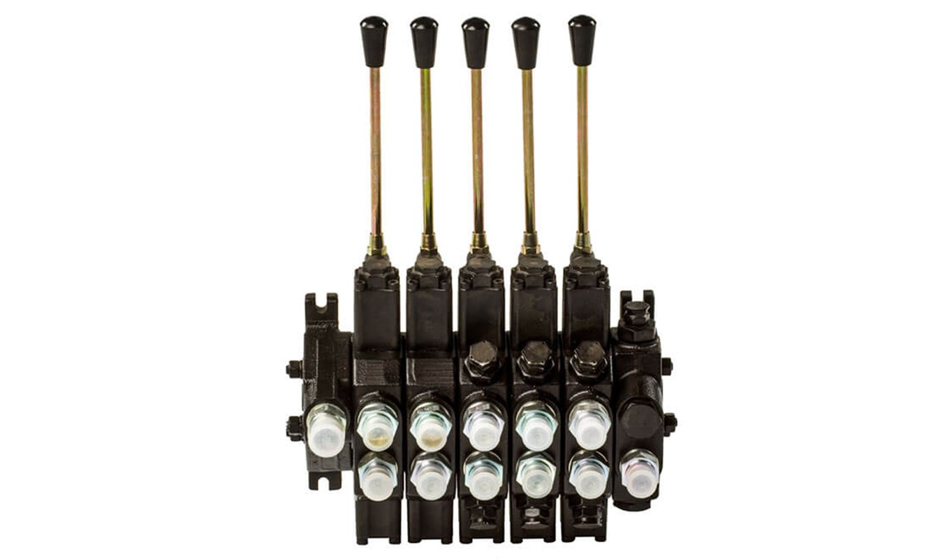 Multi lever valve HCD3M - FTG Mowi